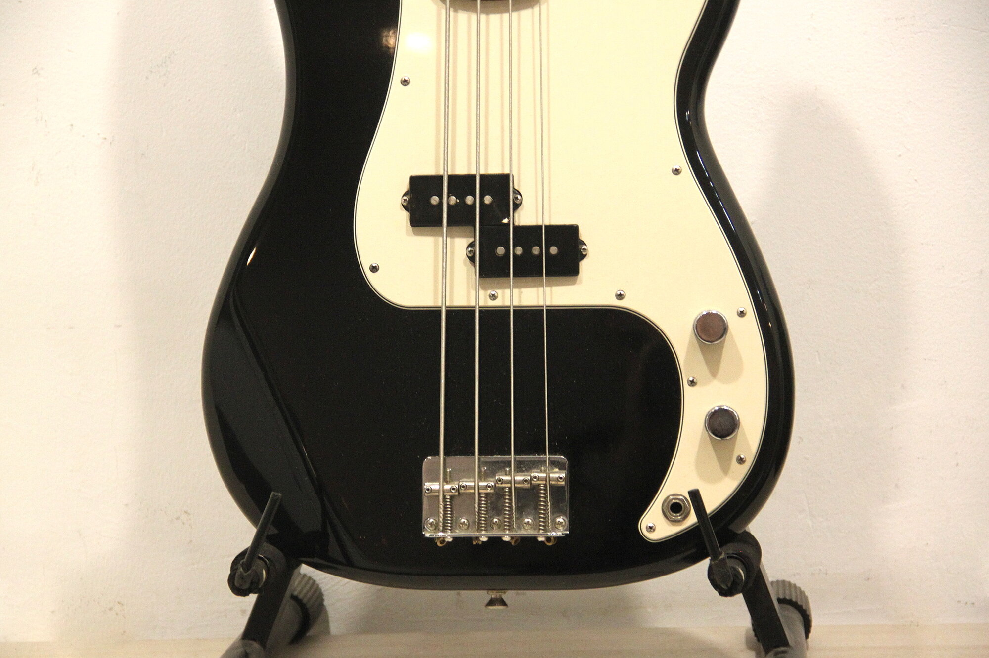 Бас-гитара Fender Standard Precision Bass Mexico — фото 1