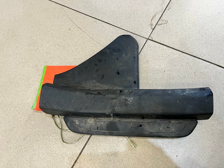 Накладка порога (внутренняя) задняя правая от Toyota Corolla E150 2006-2013