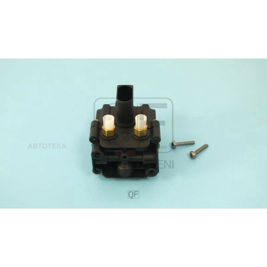 Блок клапанов пневмоподвески QUATTRO FRENI QF28D00089