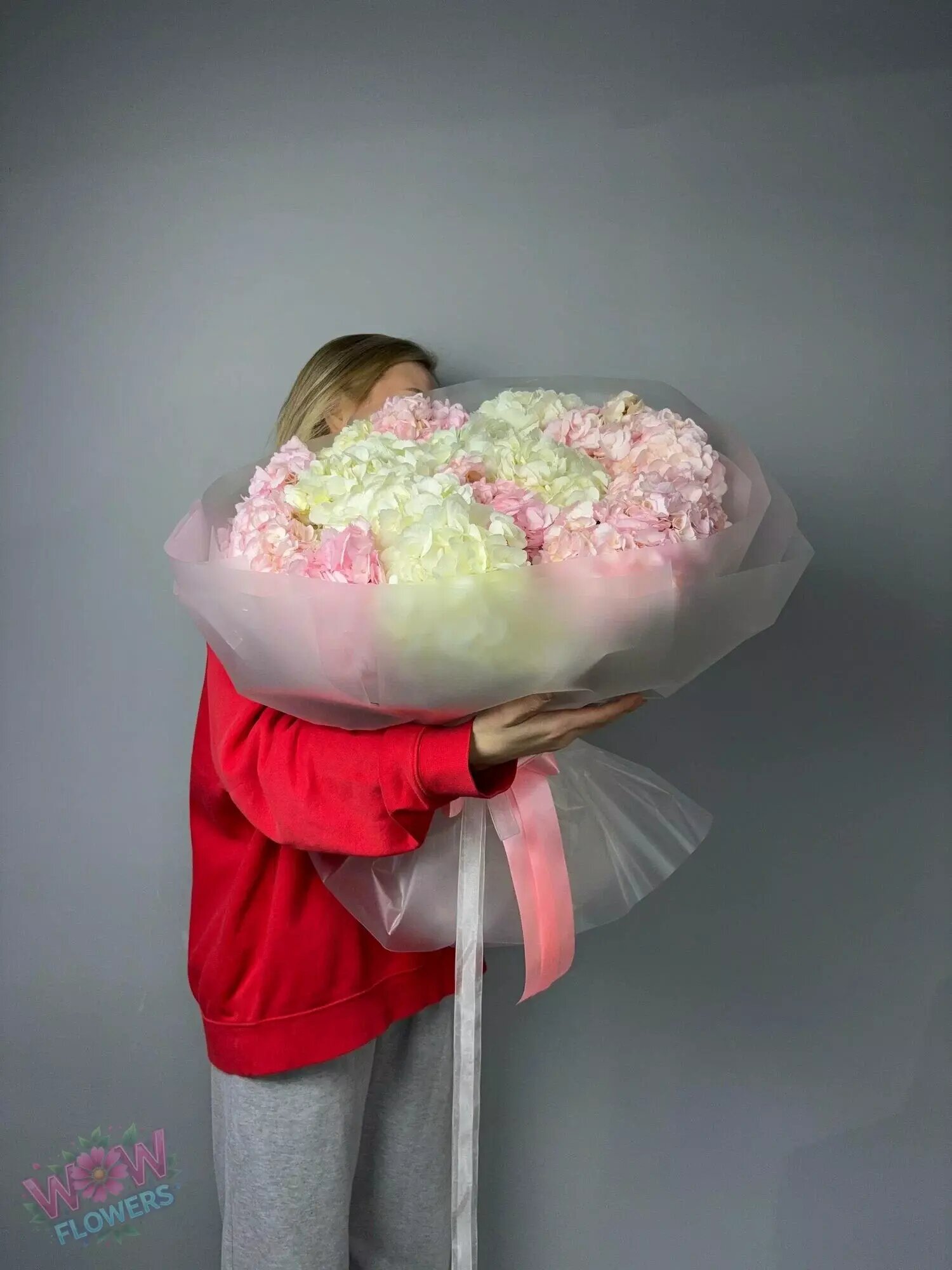 Букет цветов "Королевское Великолепие", гортензии белые и розовые