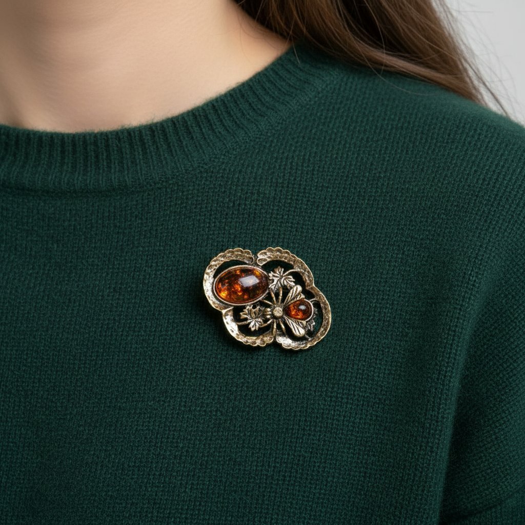 Брошь, янтарь