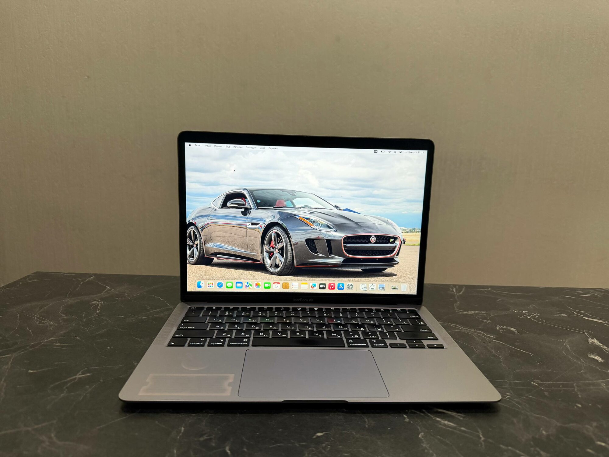 13.3" Ноутбук Apple MacBook Air 13 2020 2560x1600, Intel Core i3 1.1 ГГц, 8/256 ГБ, LPDDR4X, Intel Iris Plus Graphics