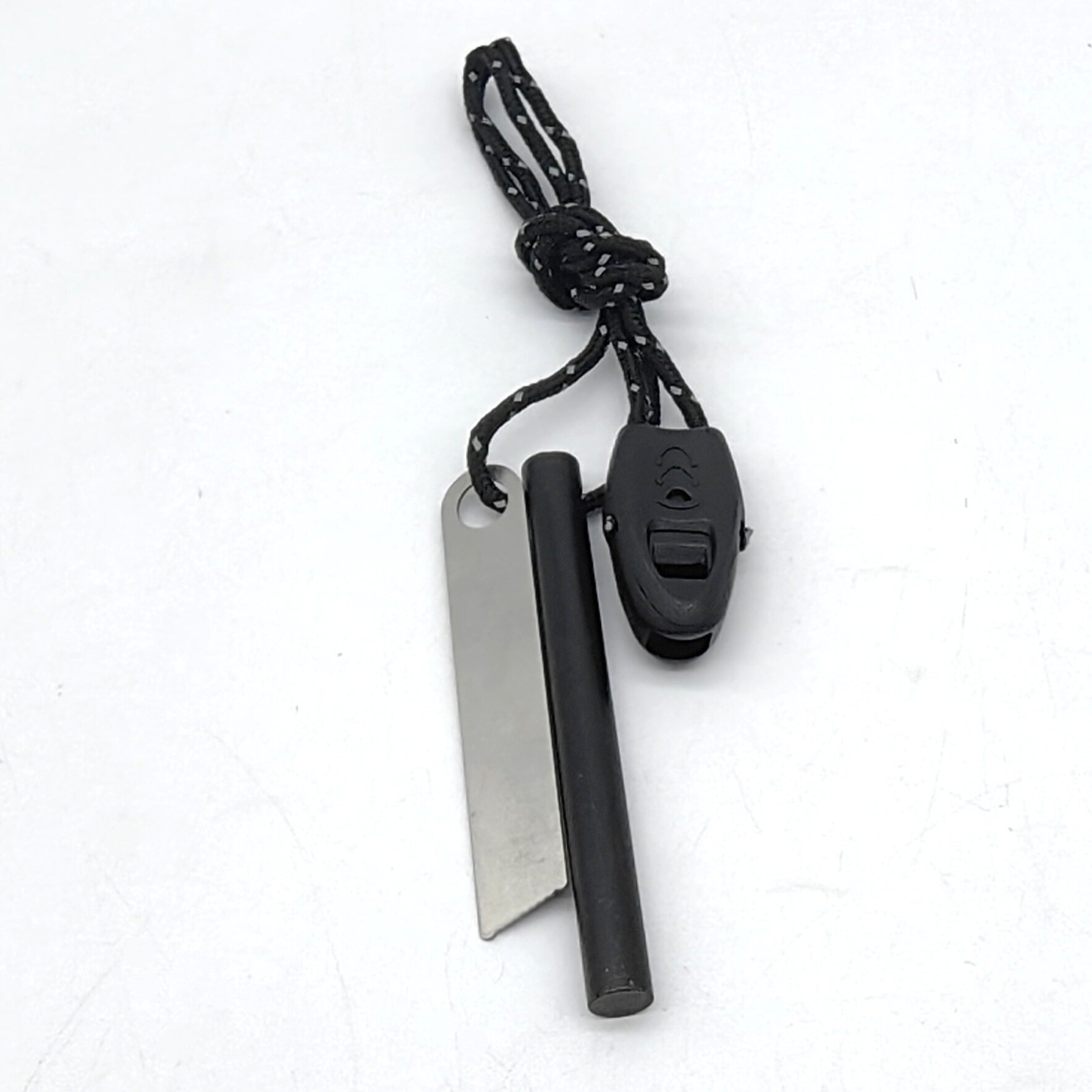 Огниво-зажигатель из кремня для использования на открытом воздухе, свисток для выживания в дикой природе, скребок из нержавеющей стали, огниво-зажигатель, оплетенный паракордом, магниевый стержень, свисток для выживания.