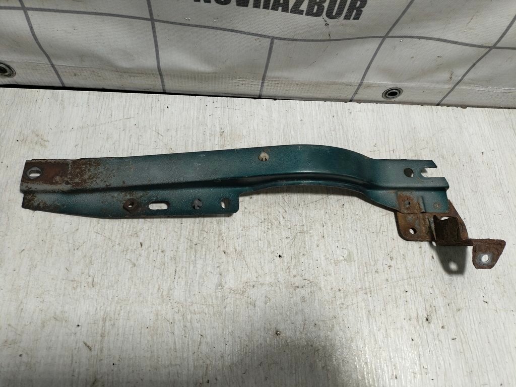 Кронштейн замка капота Mazda 323 BJ Protege Familia 1998-2002