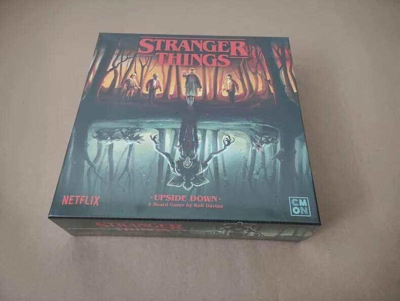 Настольная игра Очень странные дела: Перевернутый мир (Stranger Things: Upside Down)