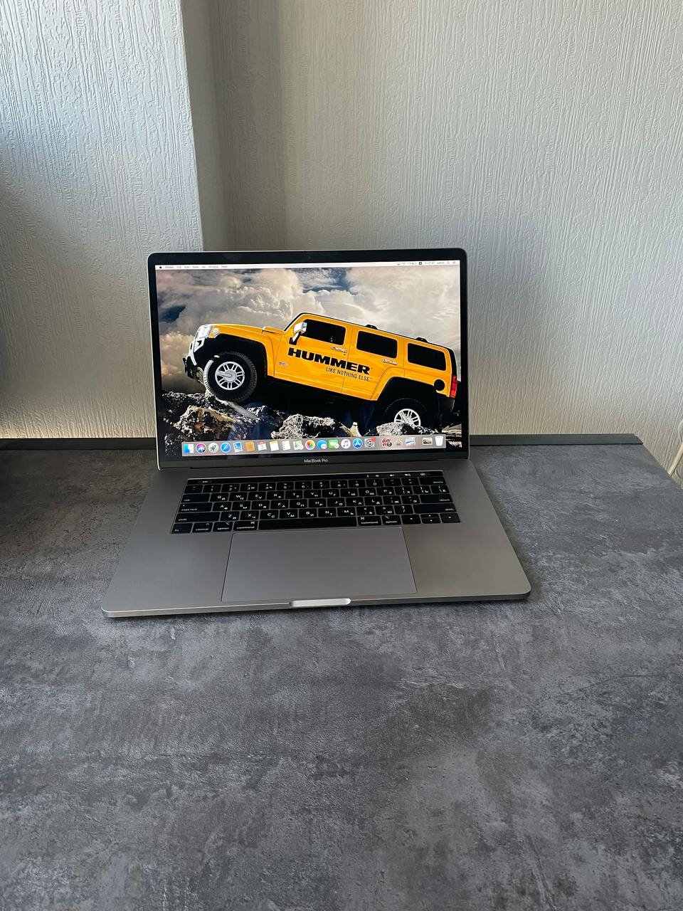 15.4" Ноутбук Apple MacBook Pro 15 2018 2880x1800, Intel Core i9 2.9 ГГц, RAM 16 ГБ, SSD 512 ГБ, AMD Radeon Pro 560X