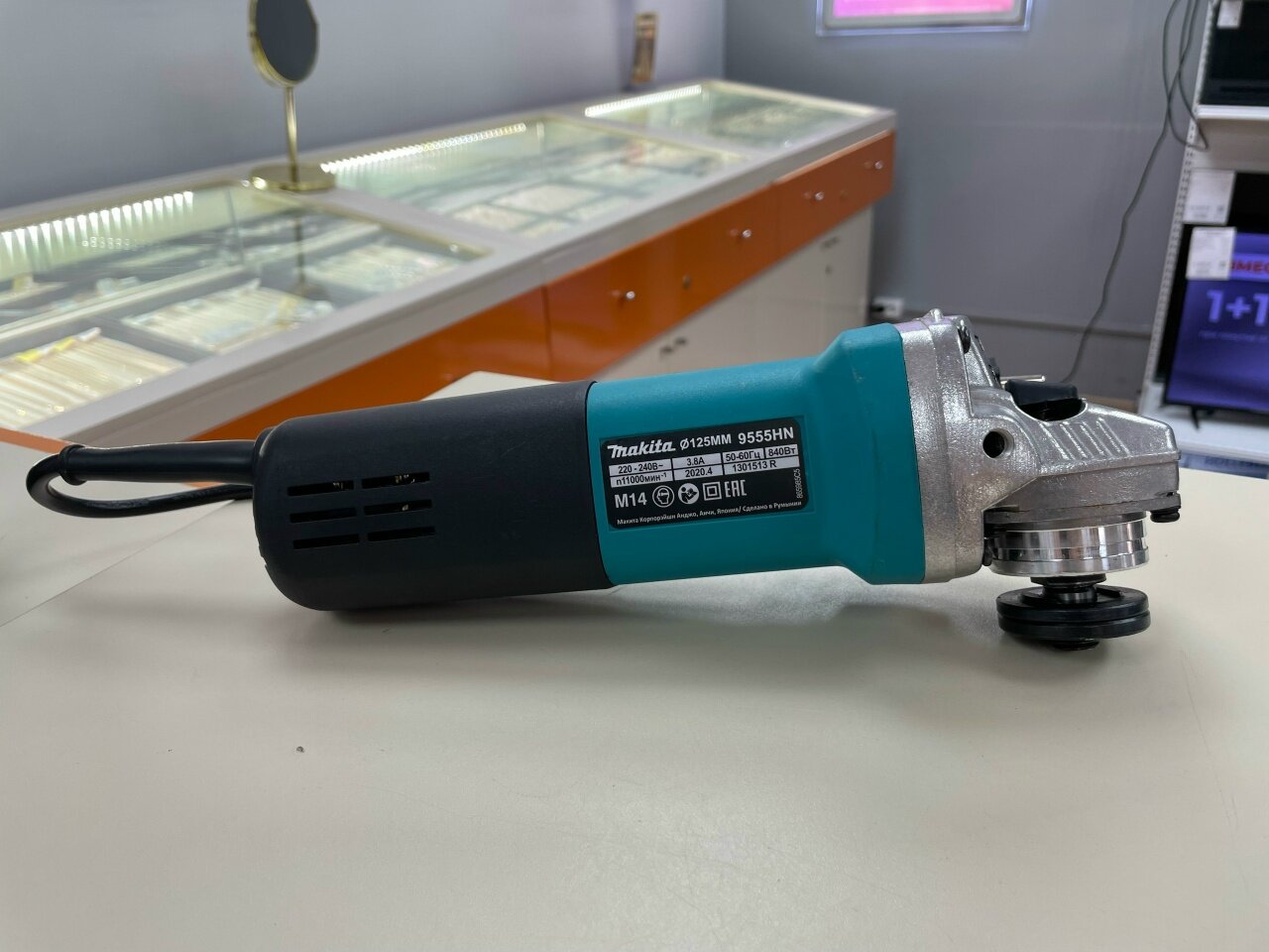 Машина шлифовальная угловая аккум. MAKITA DGA511Z LXT BL 18В, 125мм, 3000-8500 об/мин, слайдер, Б/У, Уценка