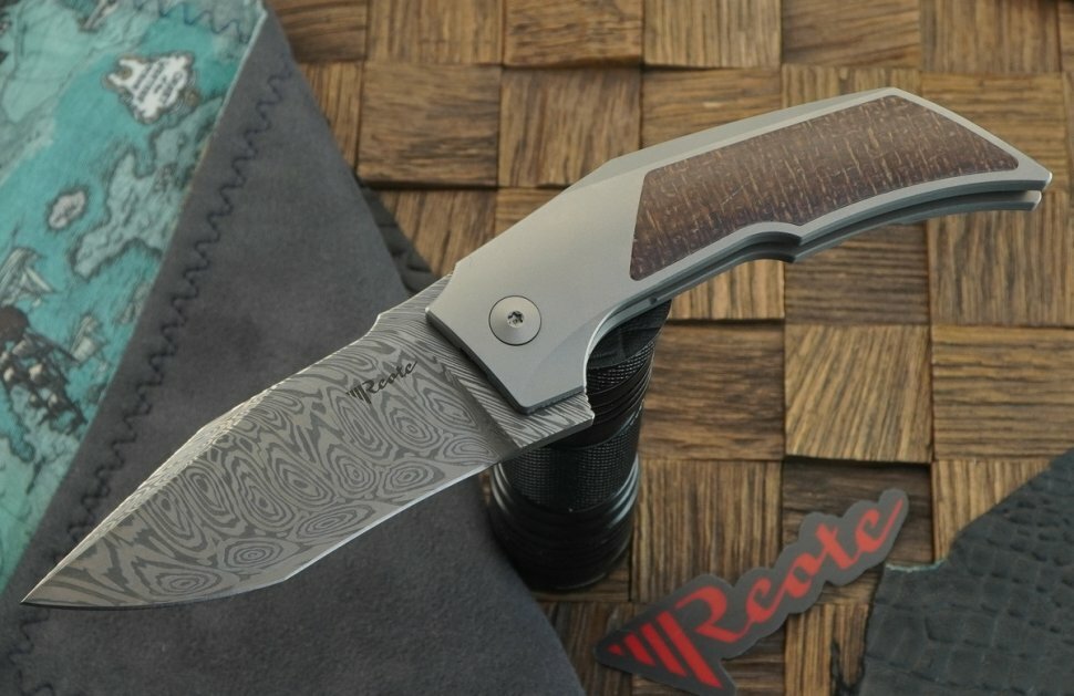 Складной нож Reate Knives T3000, клинок Damasteel, рукоять титан/микарта