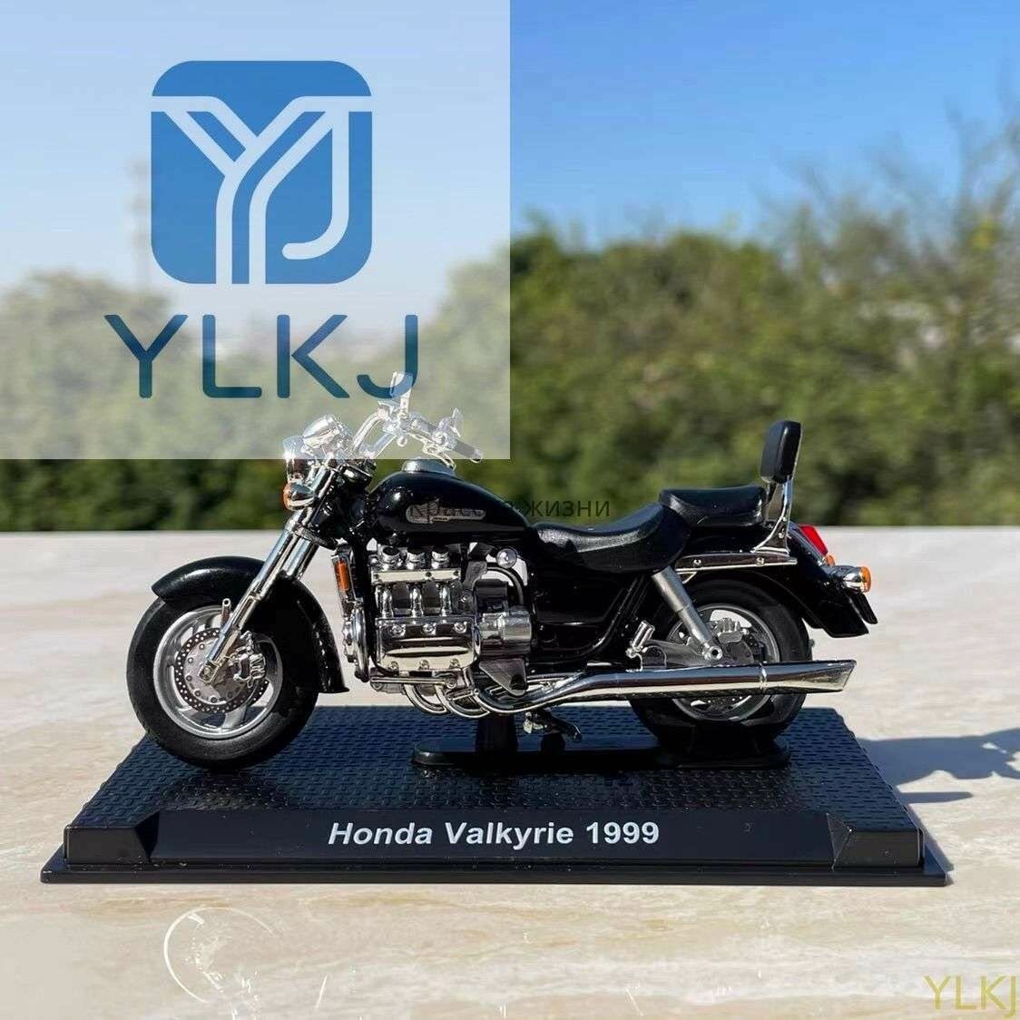 Модель мотоцикла Honda 1:24 коллекционная
