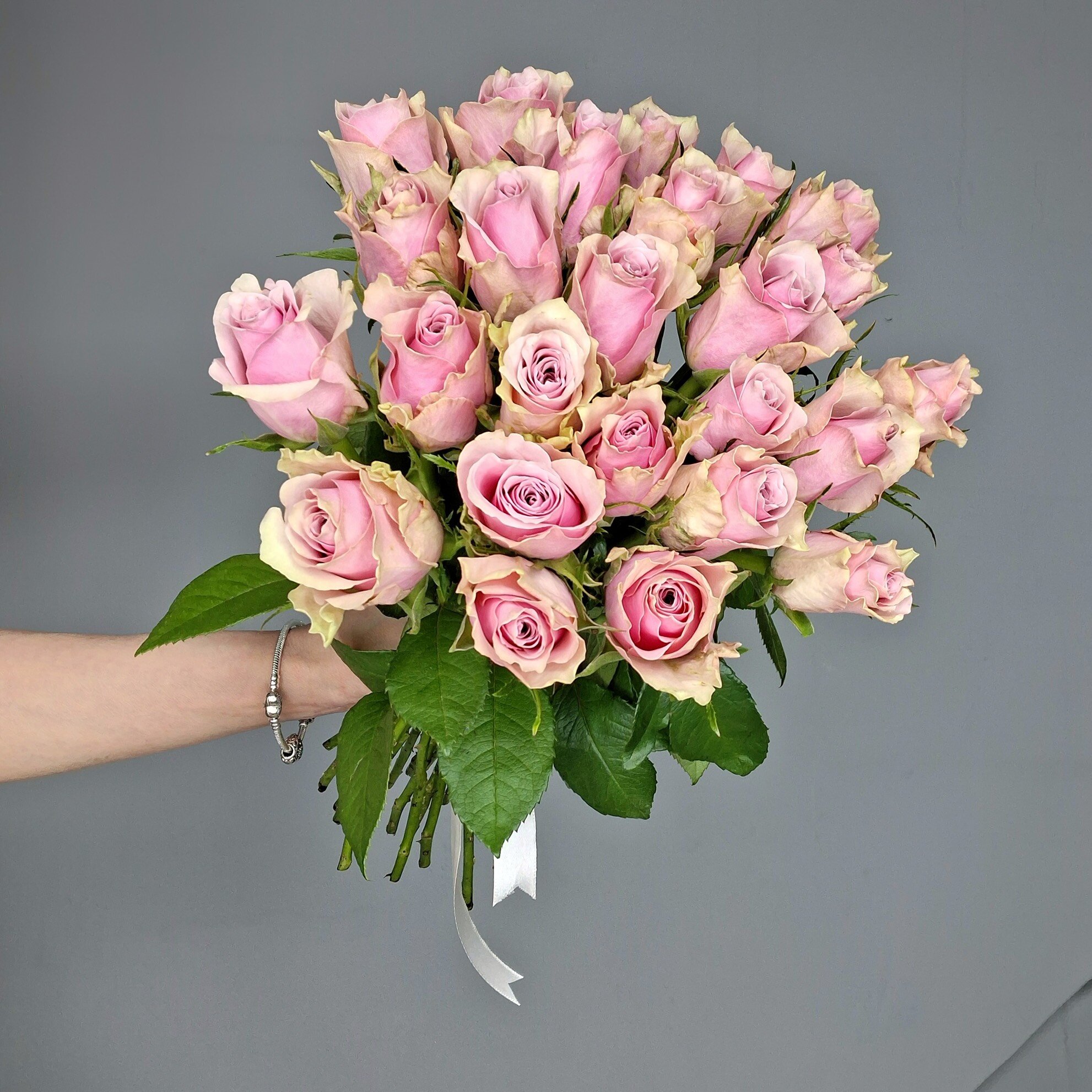 Моно букет, кенийская роза, одноголовая, Belle Rose 40см. , 25 шт, под ленту