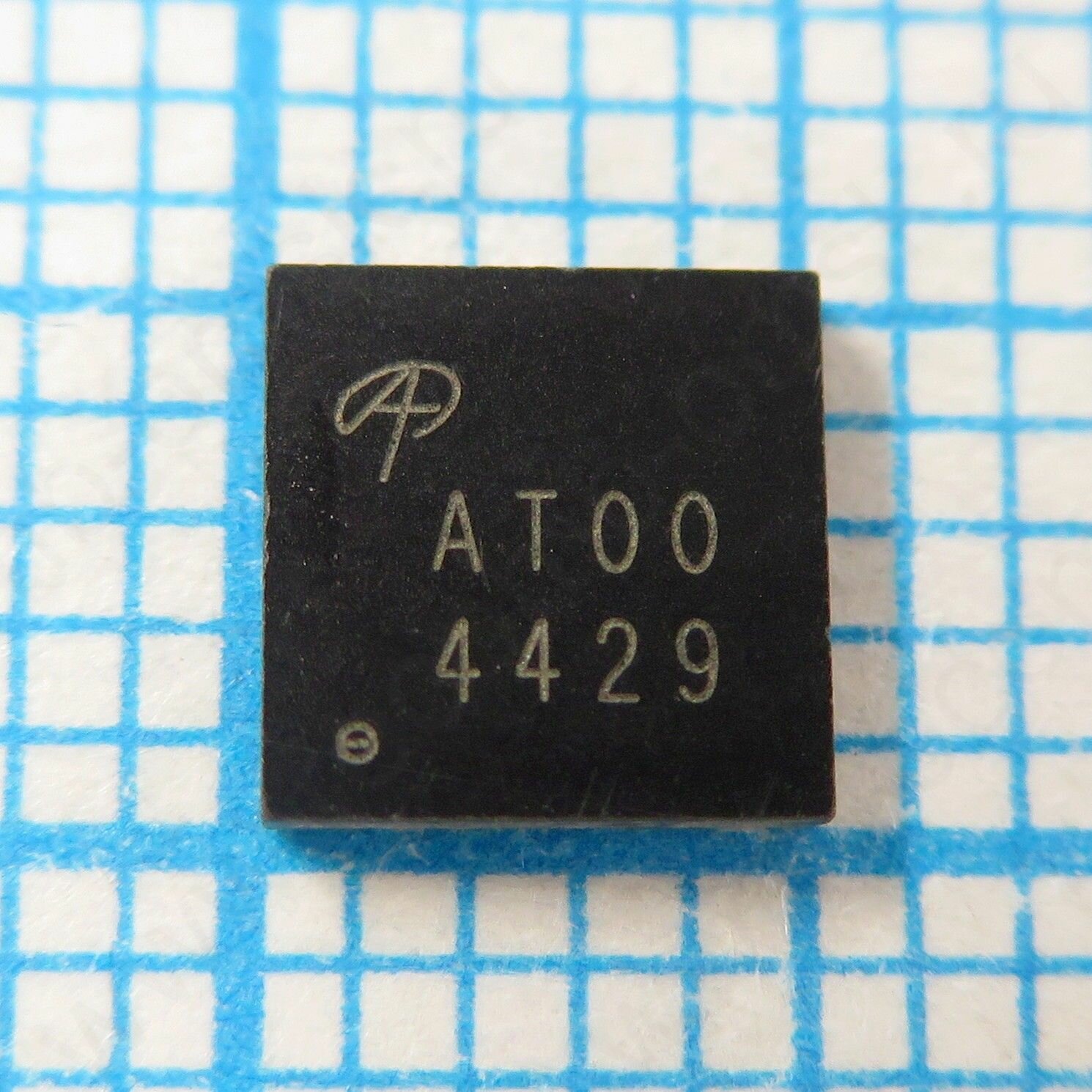 AOZ5016QI AT00 - высокоэффективный модуль питания с высоким током и высокой производительностью на основе технологии DrMOS