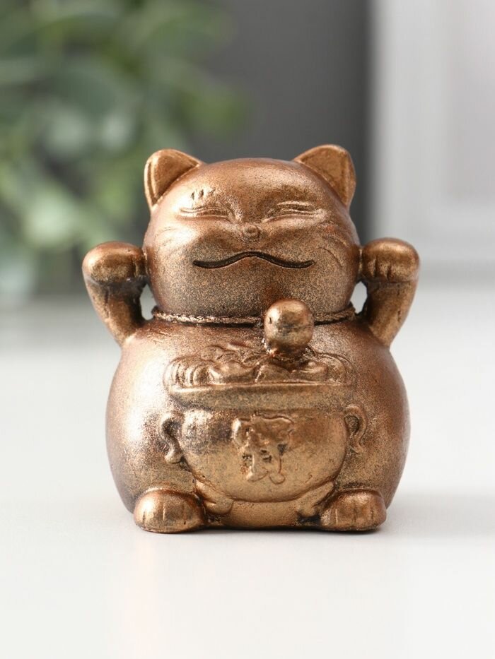 Сувенирная фигурка Хорошие сувениры гипс "Кот манэки-нэки", 5,5х5х5 см, бронза
