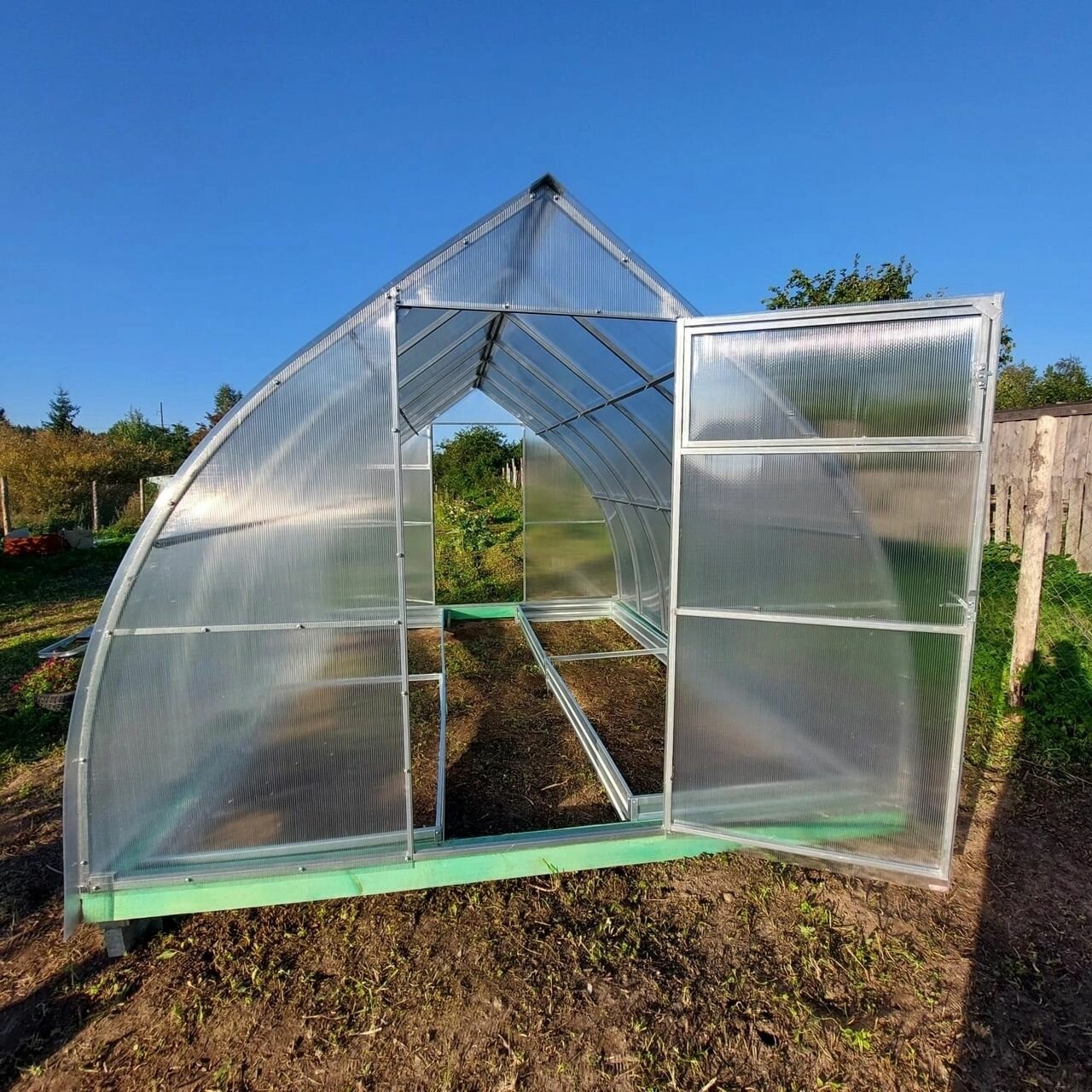 Теплица "Крона" 3х8 с поликарбонатом, шаг дуги 65см, каркас оцинкованный 25х25