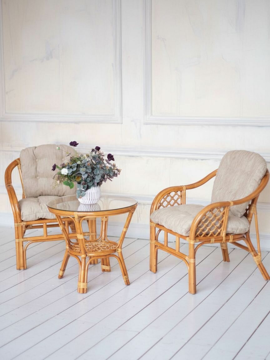 Комплект плетёной мебели с мягкими подушками