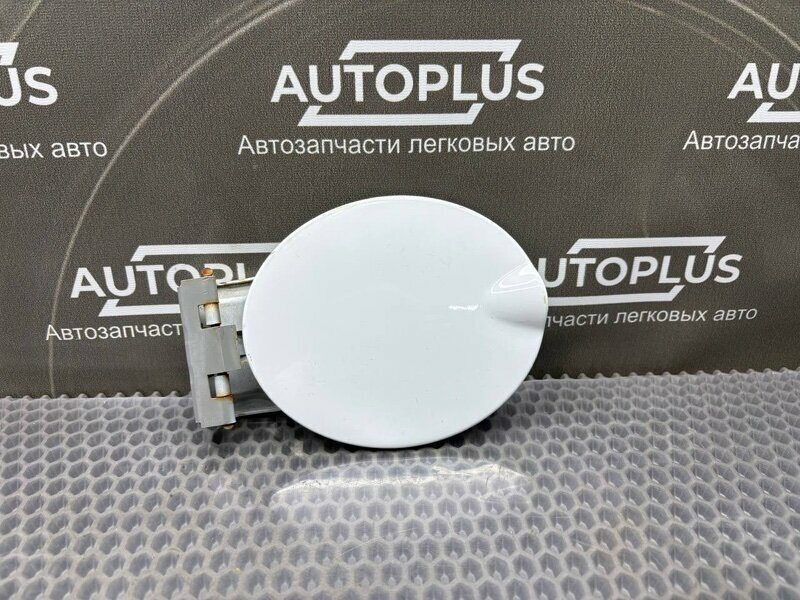 Лючок бензобака