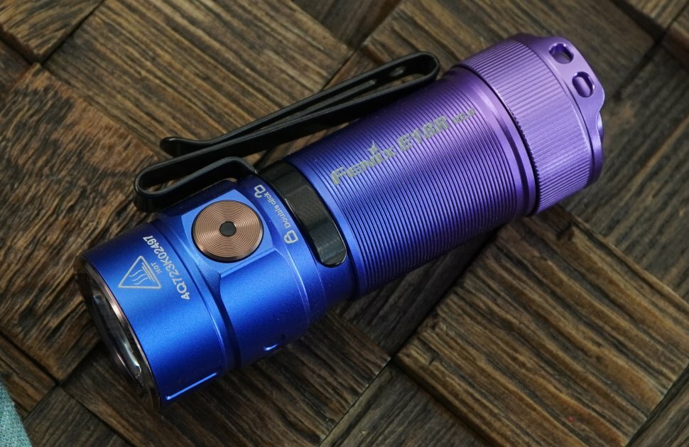 EDC фонарь Fenix E18R V2.0 Nebula