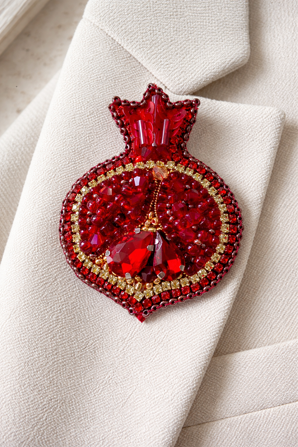 Брошь, бисер, кристалл, стразы, стекло