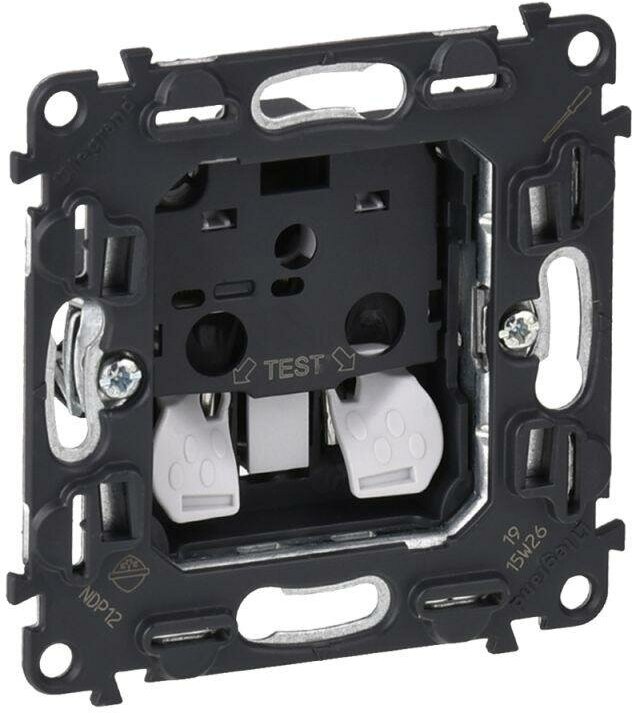 Legrand Механизм розетки 1-м СП Valena In'matic 16А IP20 250В 2К защ. шторки безвинт. зажимы Leg 753016