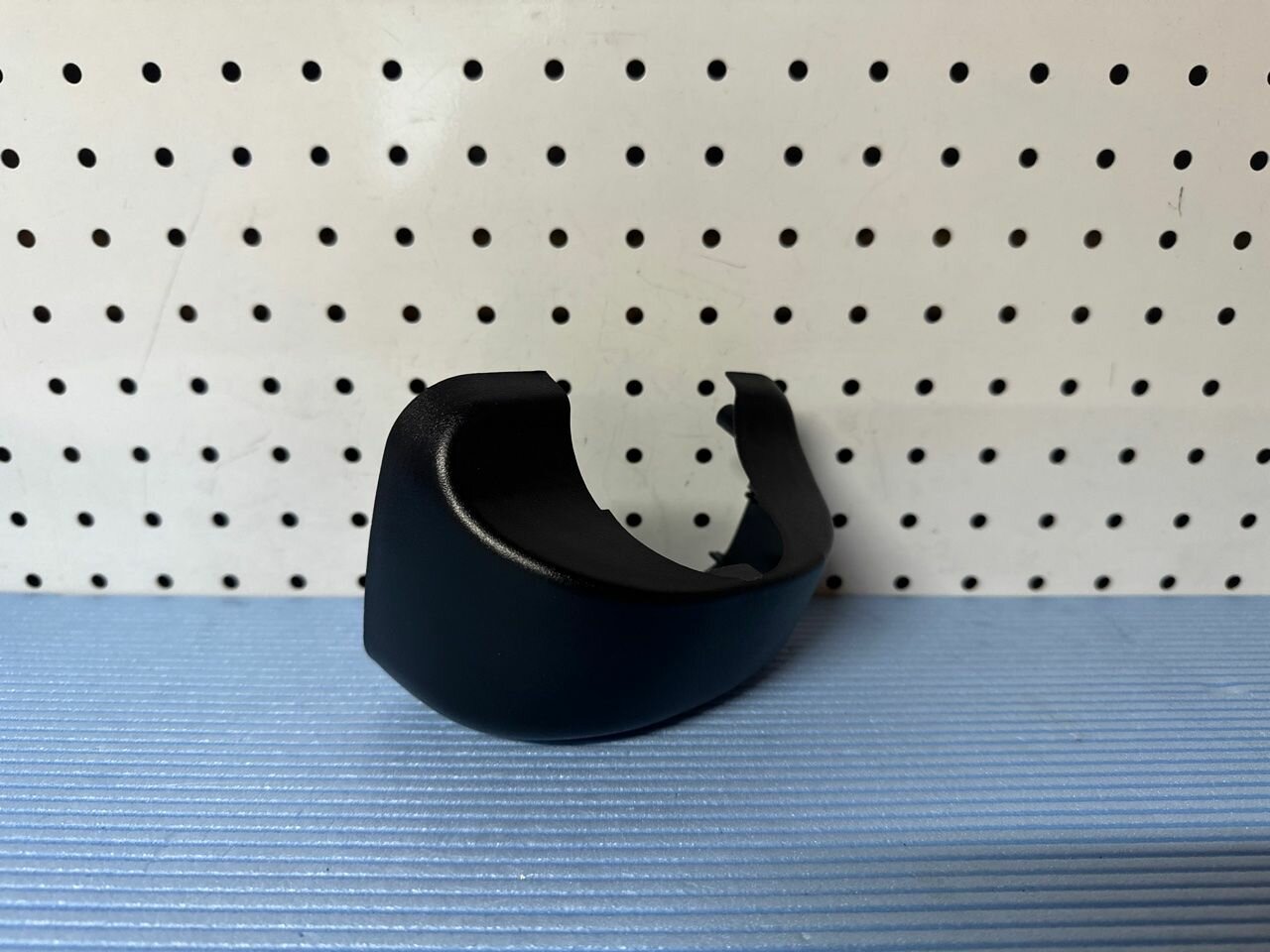 Крышка кронштейна зеркала DAF XF105 (ДАФ ХФ105)