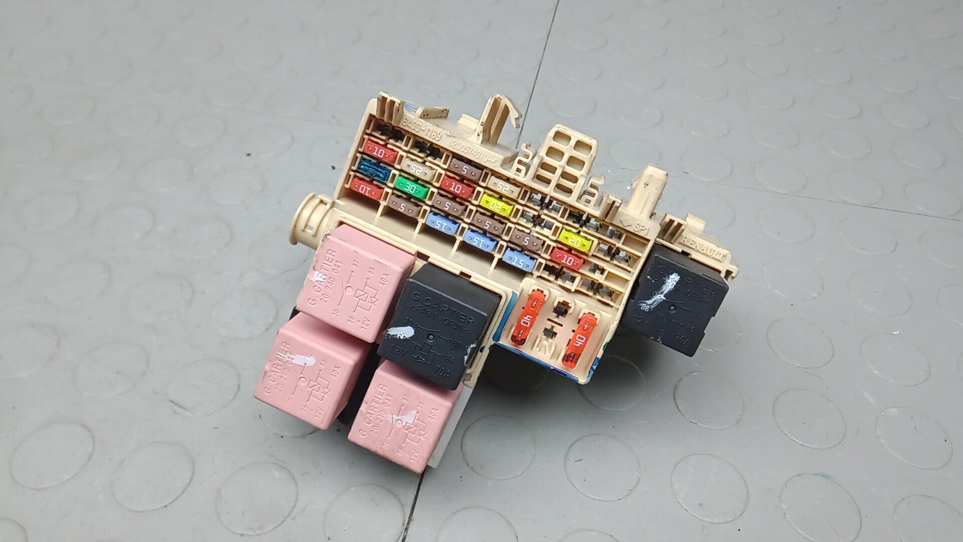 Блок предохранителей RENAULT MASTER 3