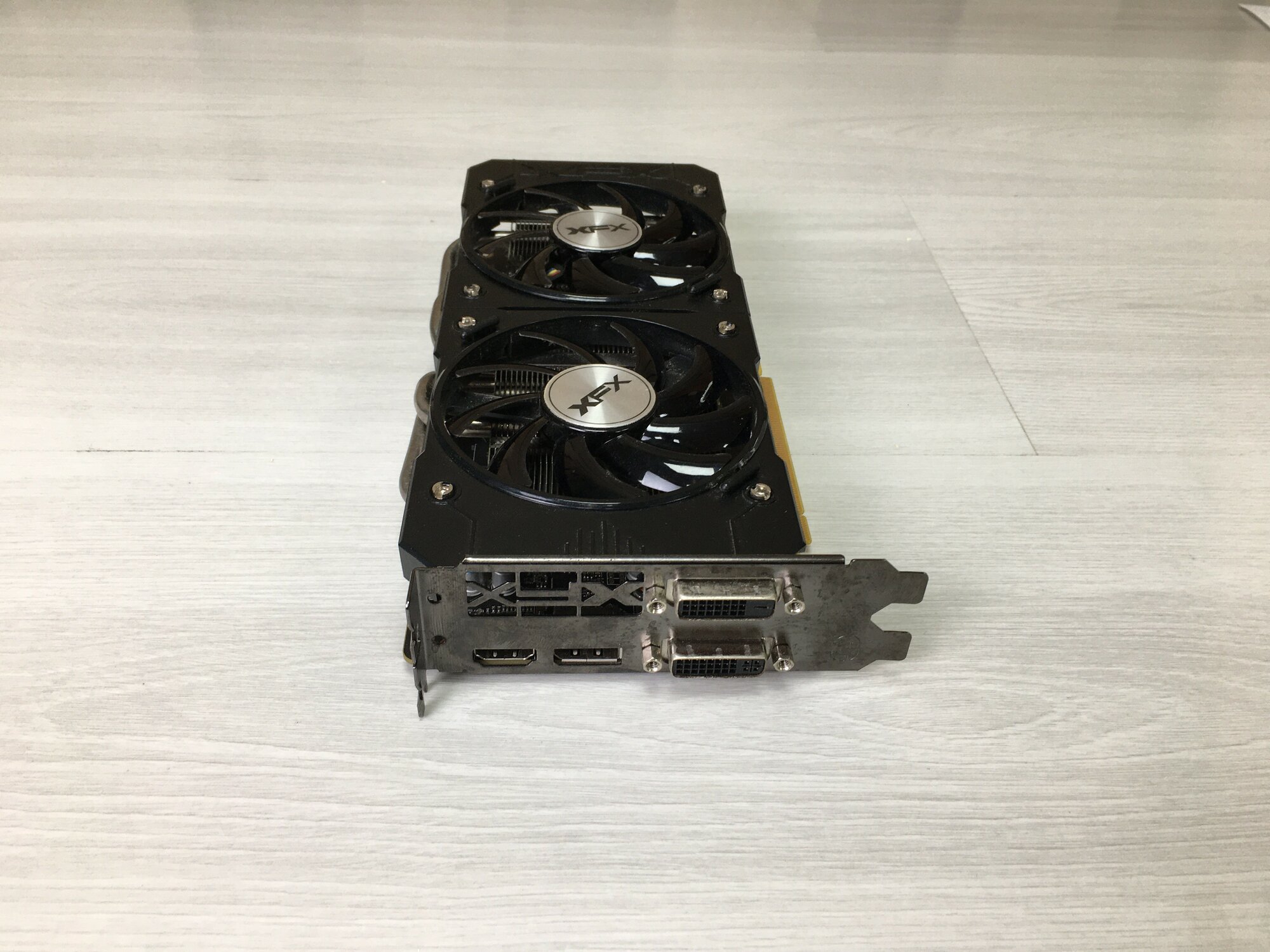 Видеокарта 4Gb Radeon R9 380, XFX R9-380P-45 VA.1, PCI-E