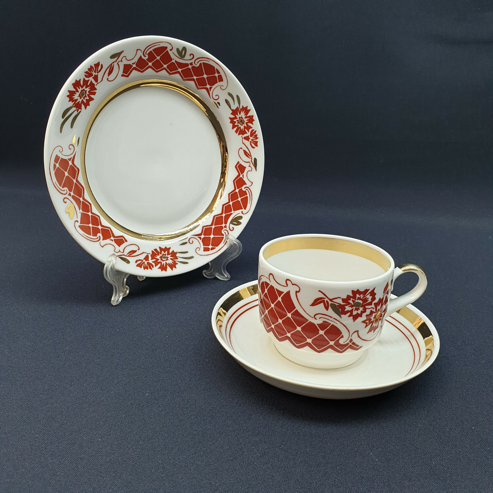 Винтажное чайная пара и пирожковая тарелка трио) Цветы Вербилки, фарфор позолота 250 мл. СССР