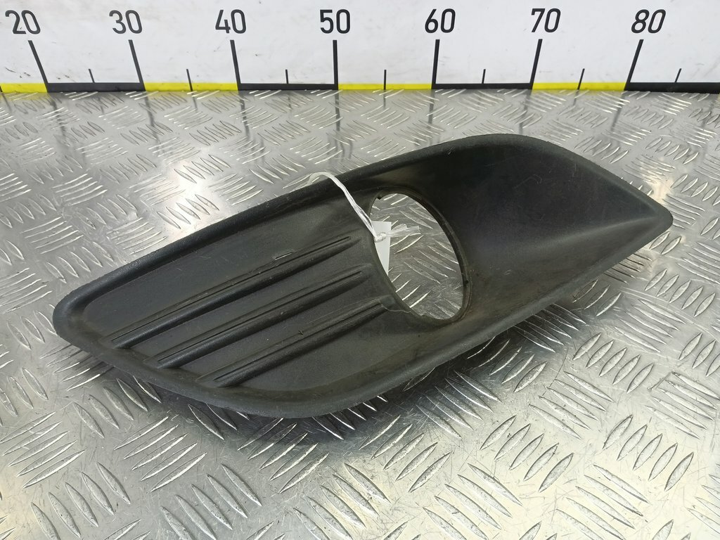 Накладка бампера переднего Б/У для FORD Focus II рестайлинг (2007—2011) 1528561