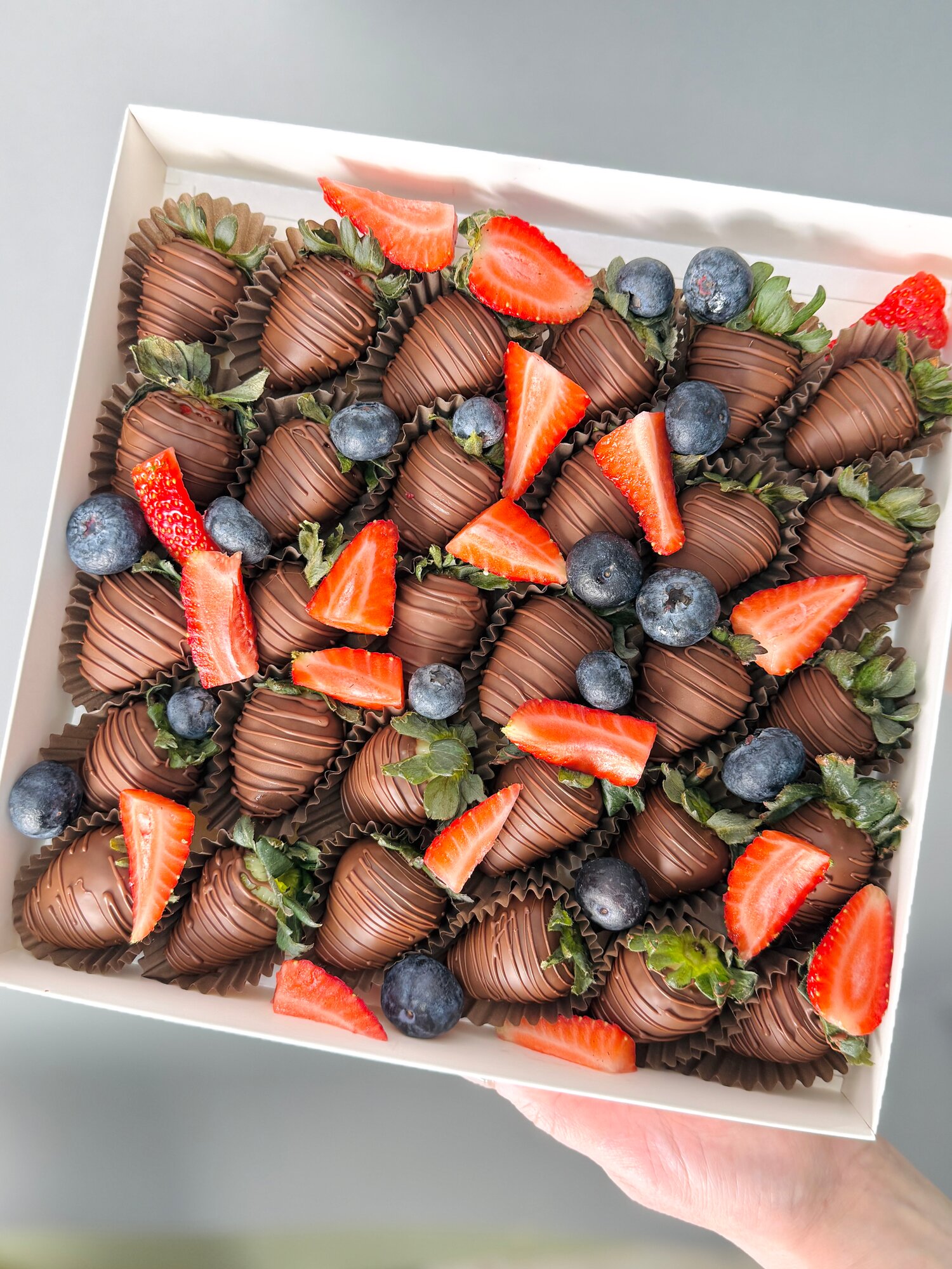 Подарочный набор клубника в шоколаде “So sweet” , подарок любимой девушке, в подарочной упаковке, 30-40 шт