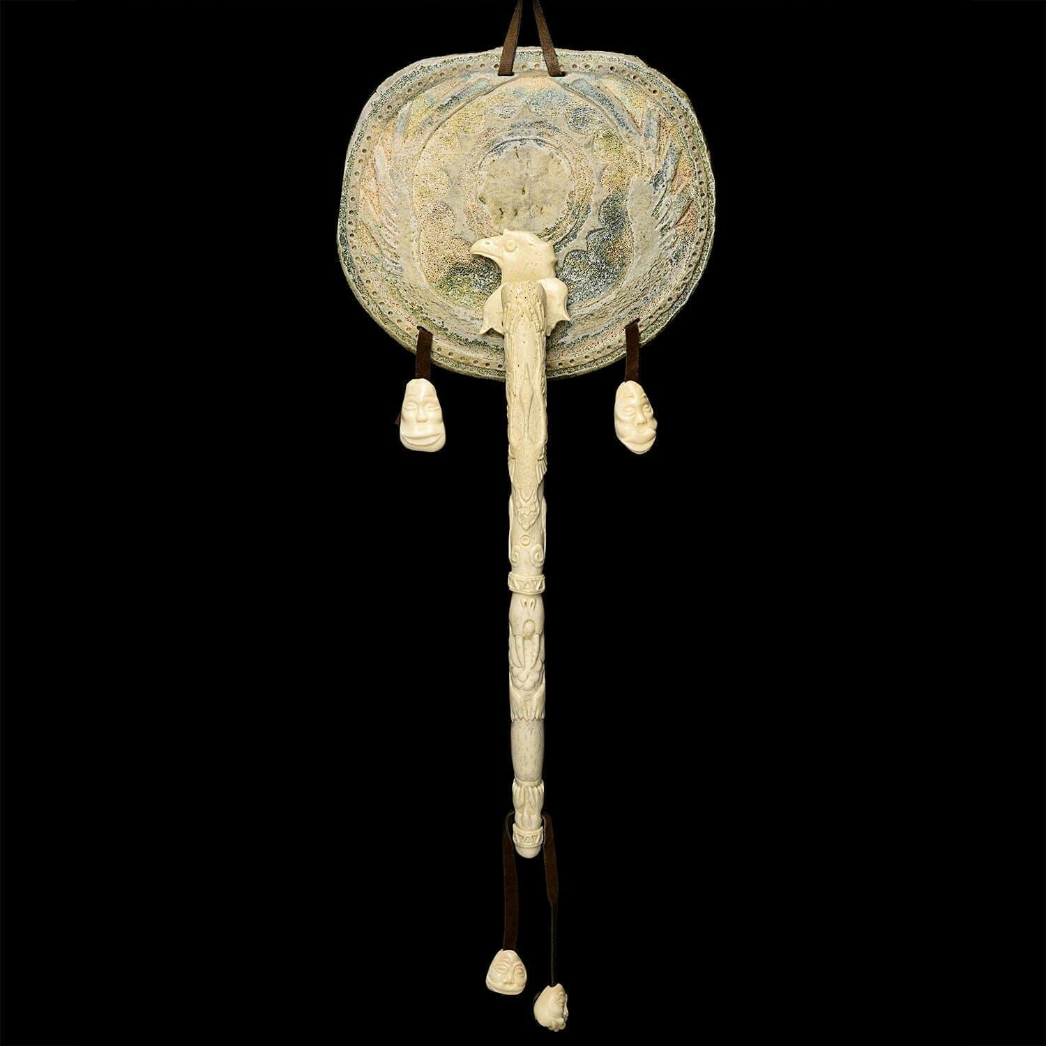 0020125 Кость моржа , резьба "жезл шамана" подвесной Авторская работа
