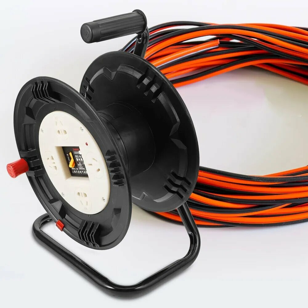 Органайзер катушка из пластика черного цвета для хранения и намотки удлинителей и проводов до 30 метров