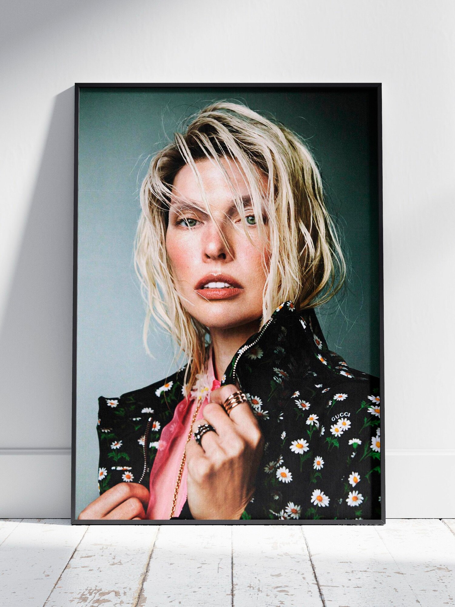 Плакат на стену для интерьера Мила Йовович (Milla Jovovich 50) - Постер по актеру фильма, кино, сериала формата A4 (21x30 см)