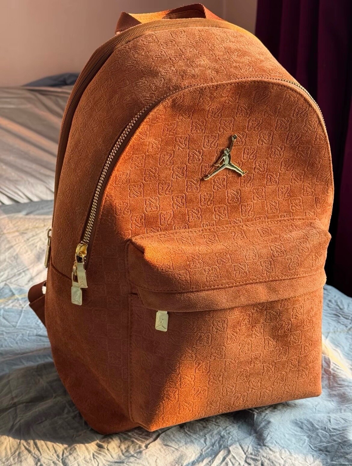 Рюкзак оригинальный кожаный Nike Air Jordan Monogram Backpack «Suede Sand" 318х171х432 мм