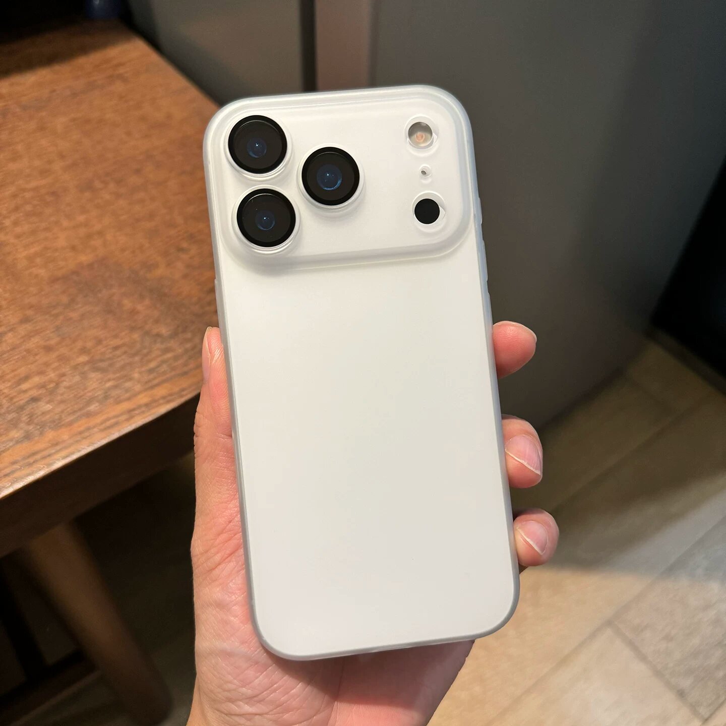 Чехол для iPhone 14 из ТПУ с защитой объектива, белый - Узкий дизайн для iPhone 14