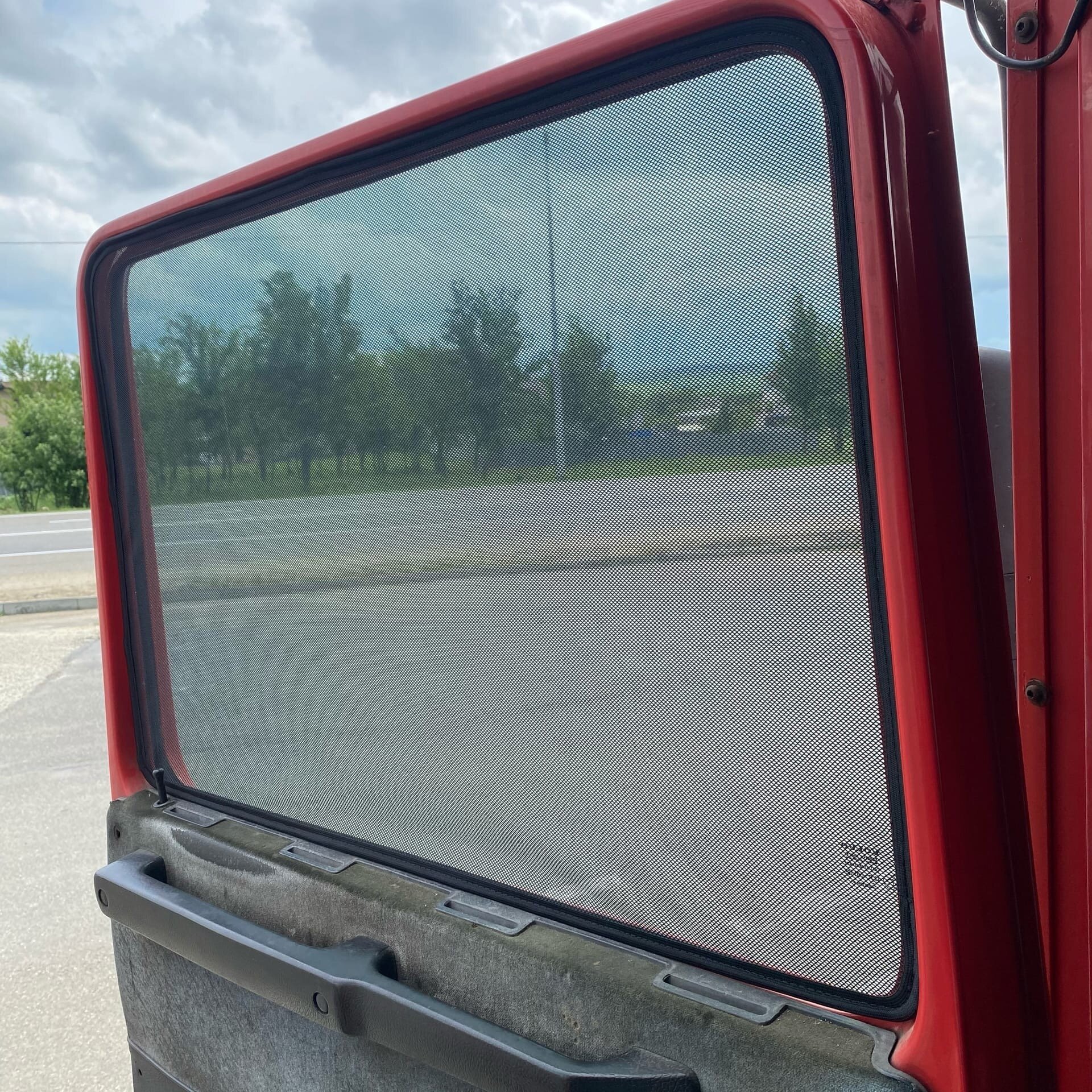 Каркасные шторки на Вольво Ф10-Ф12 VOLVO F10-F12