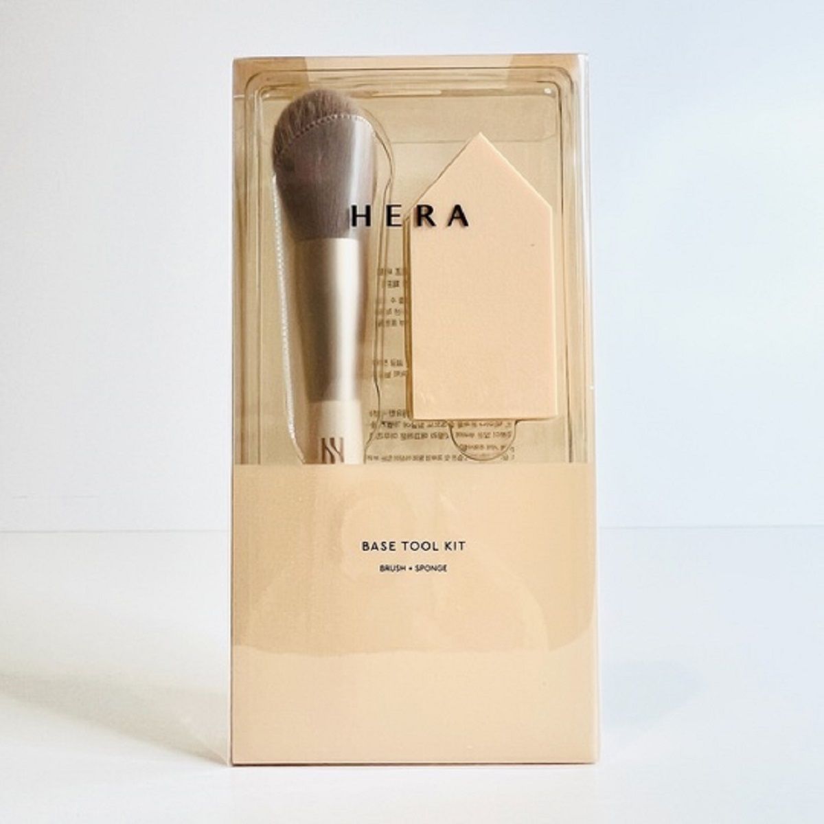 НЕRA Набор для макияжа Base Tool Kit Brush + Sponge кисть