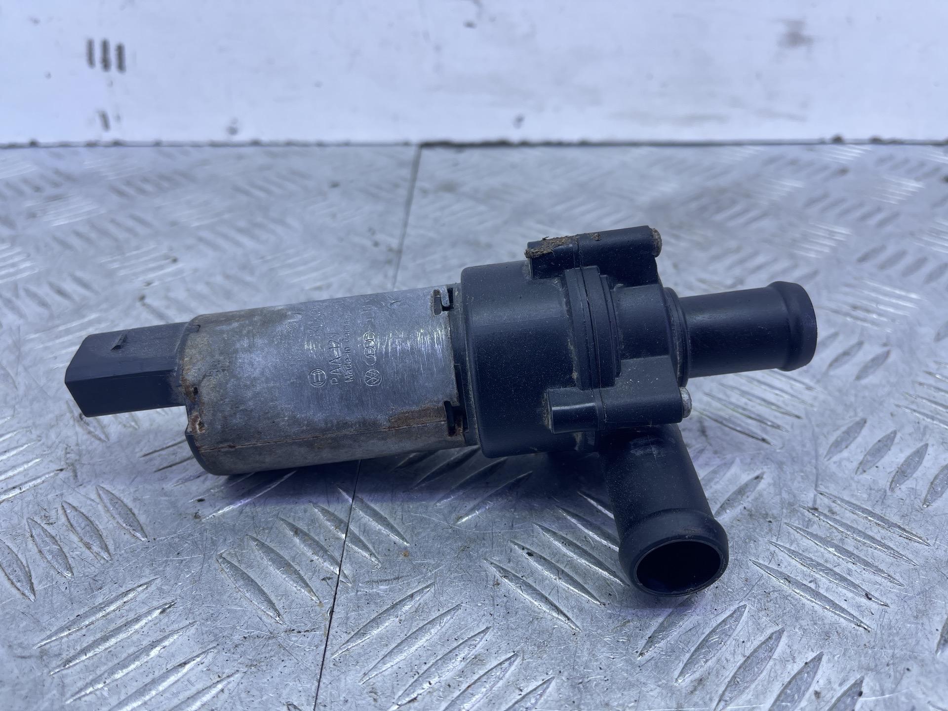 Насос антифриза дополнительный Volkswagen Transporter T4 1997 3D0965561D