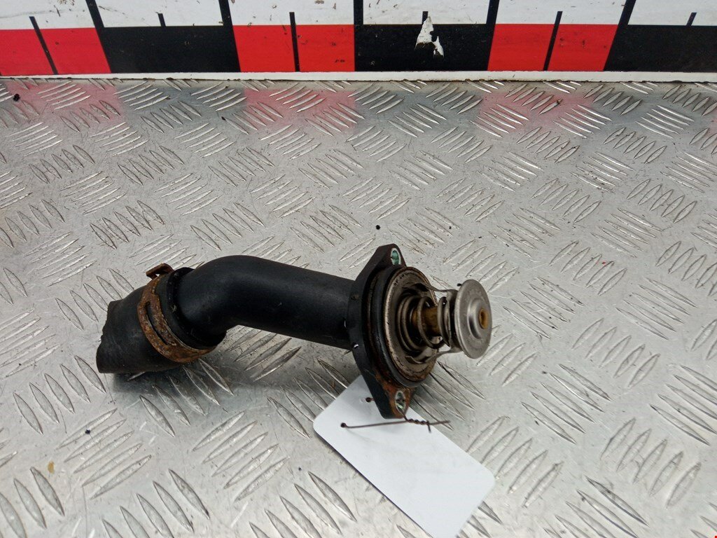 Корпус термостата Volkswagen Golf 5 038121121D арт. 1592155