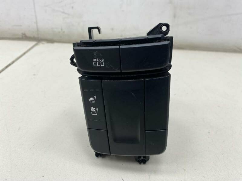 Блок кнопок Kia K5 JF 2018 - 2021 кат.номер: 93300D4EA0 93300D4EA0WK