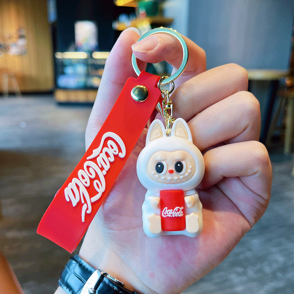 Кулон в виде овечки, брелок-сувенир в виде объемной стереокуклы Coca-Cola Labubu, модная игрушка в закрытой коробке, кулон Labubu (в банке).