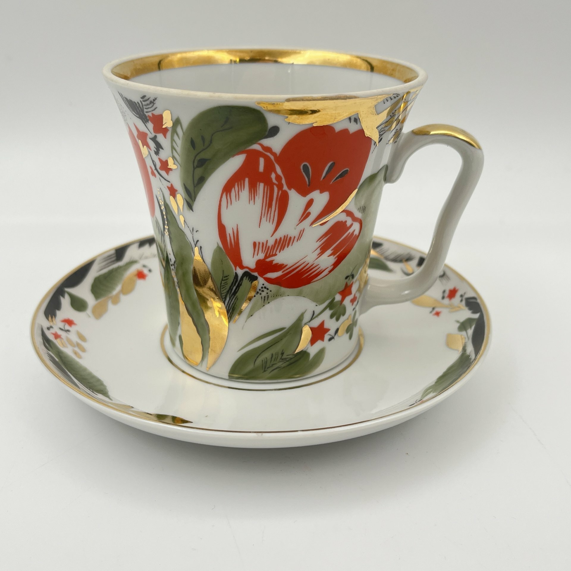 Бокал чайный "Красный тюльпан", автор Григорьева Л. И, фарфор, деколь, роспись