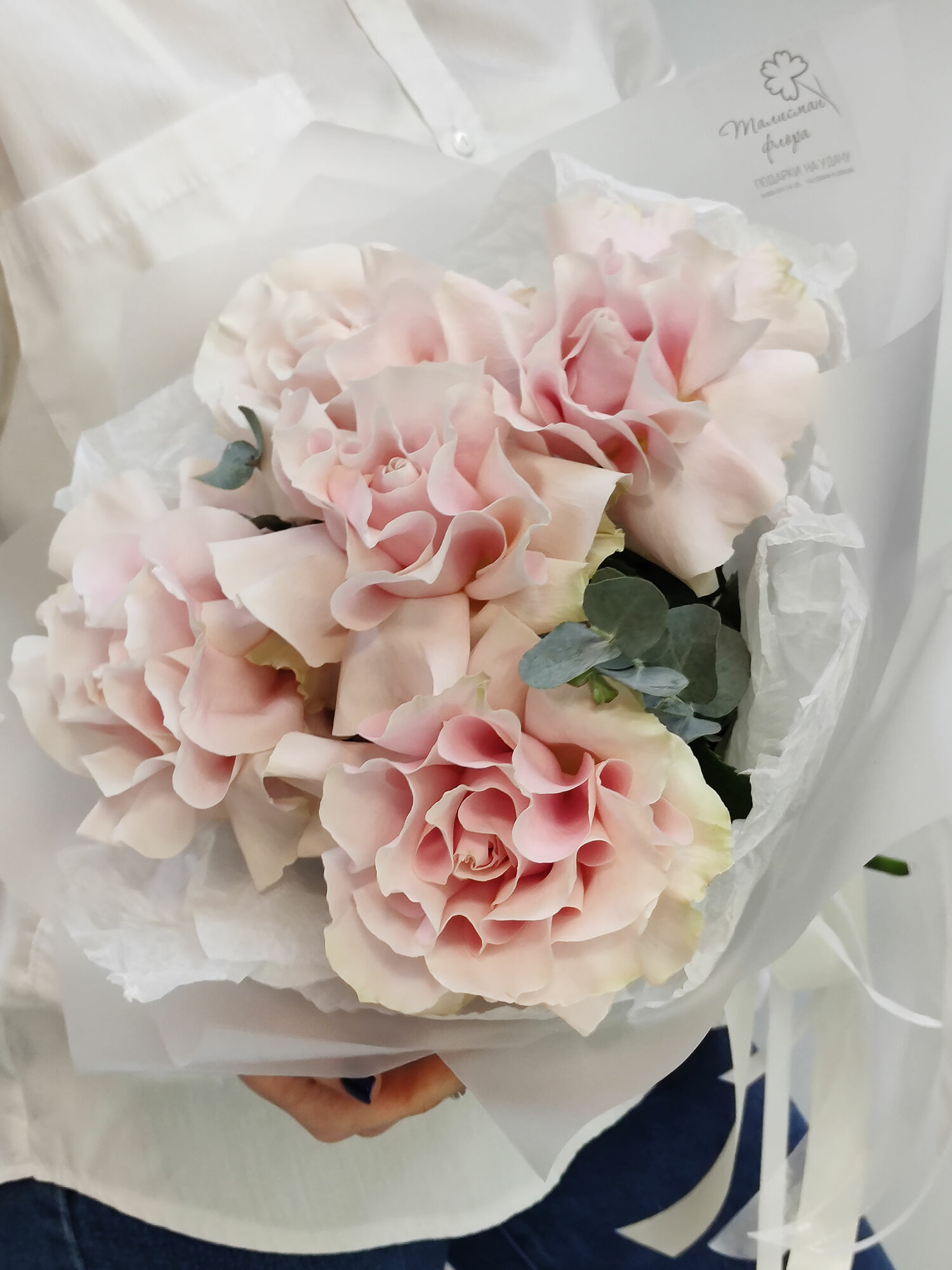 Букет Талисман Флора "Розовый рассвет" из 5 роз, высота 45см