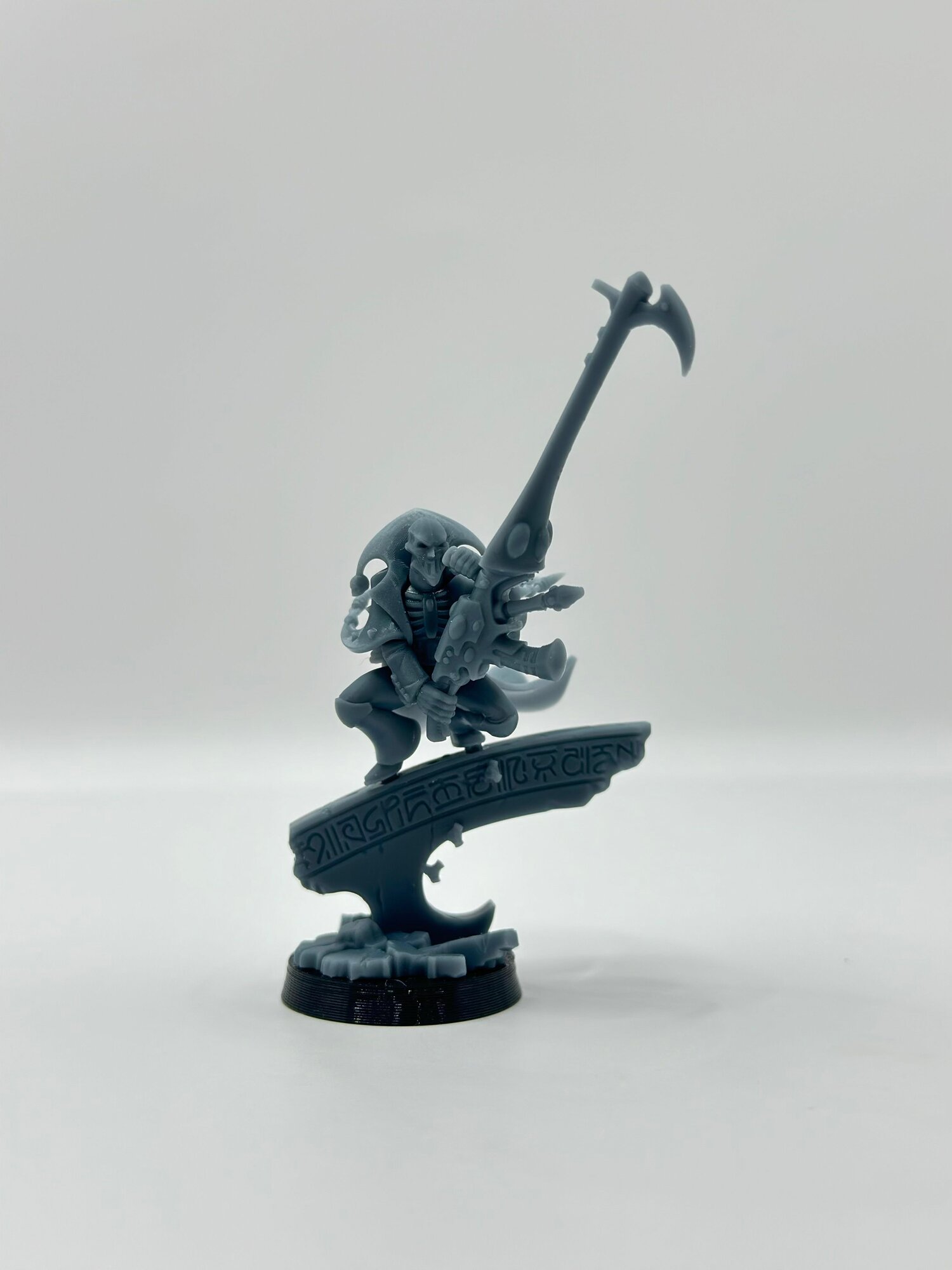 Миниатюра "Aeldari: Death Jester" Warhammer 40k