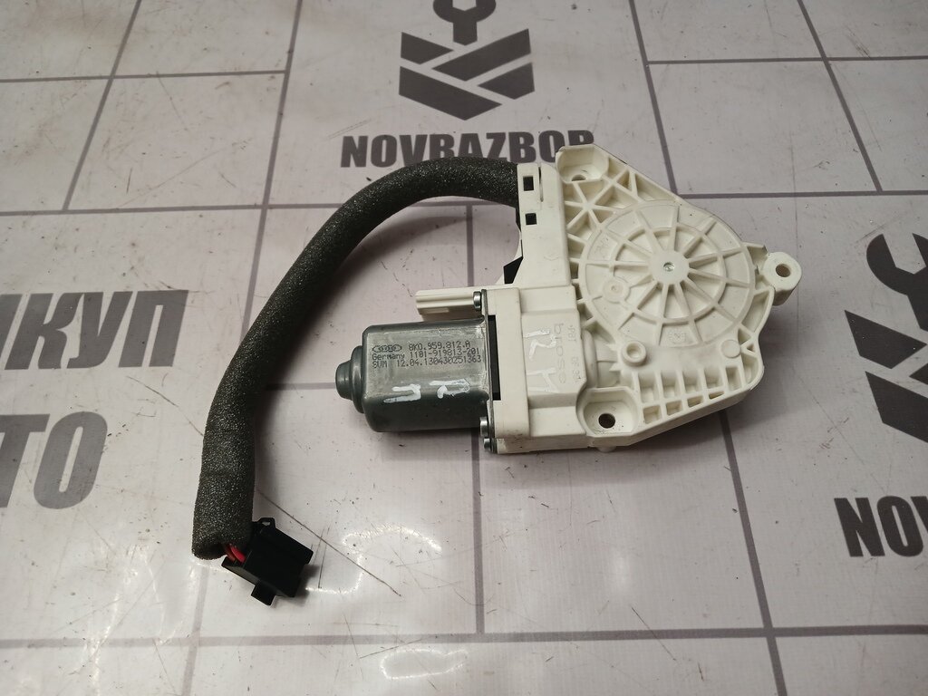 Моторчик стеклоподъемника Skoda Yeti 2009-2018