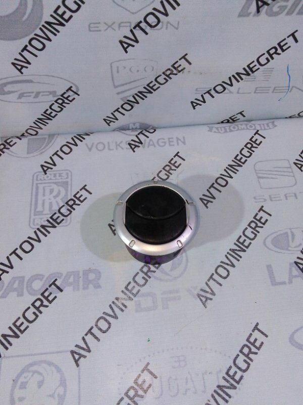 Дефлектор воздуховод Renault Logan Б/У с пробегом