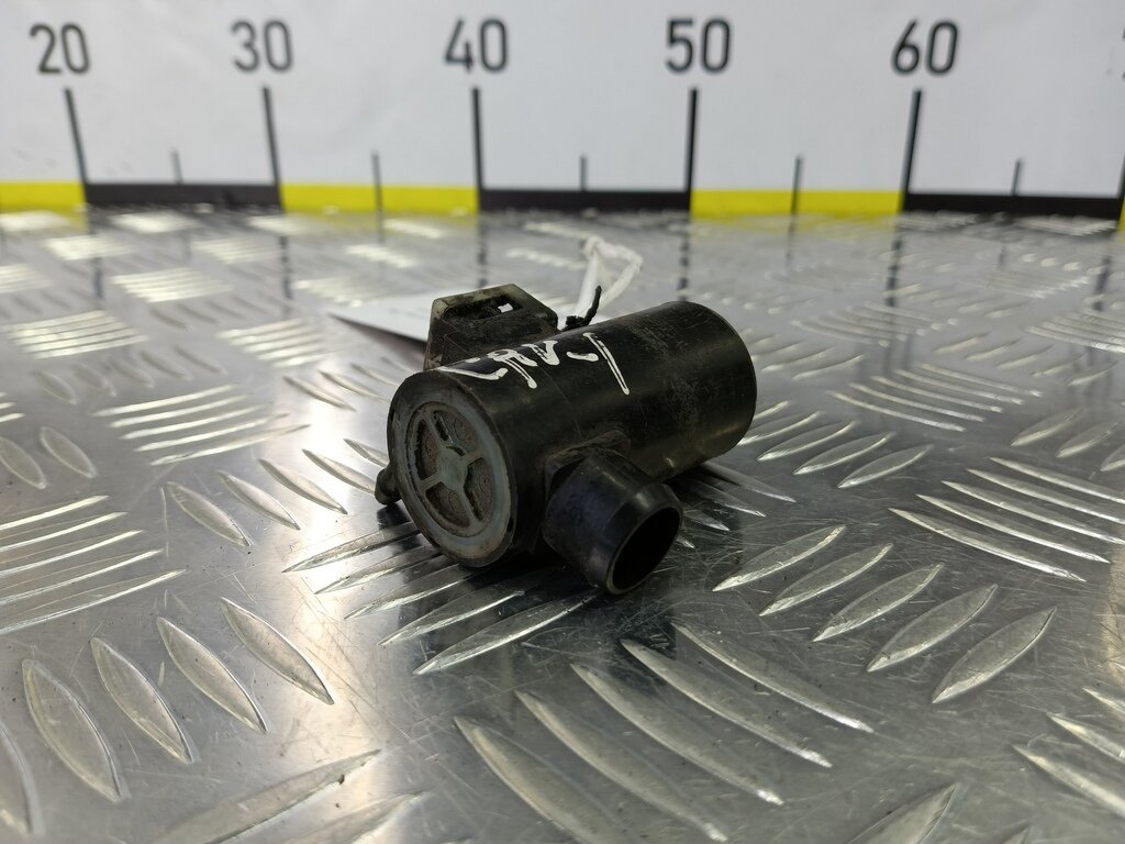 Насос омывателя (Моторчик) Б/У для MITSUBISHI Space Wagon III (1998—2004) MB859538