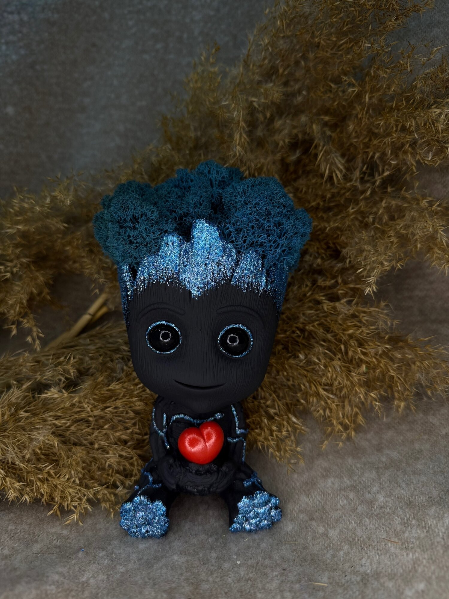 Статуэтка малыш Грут с мхом стабилизированным