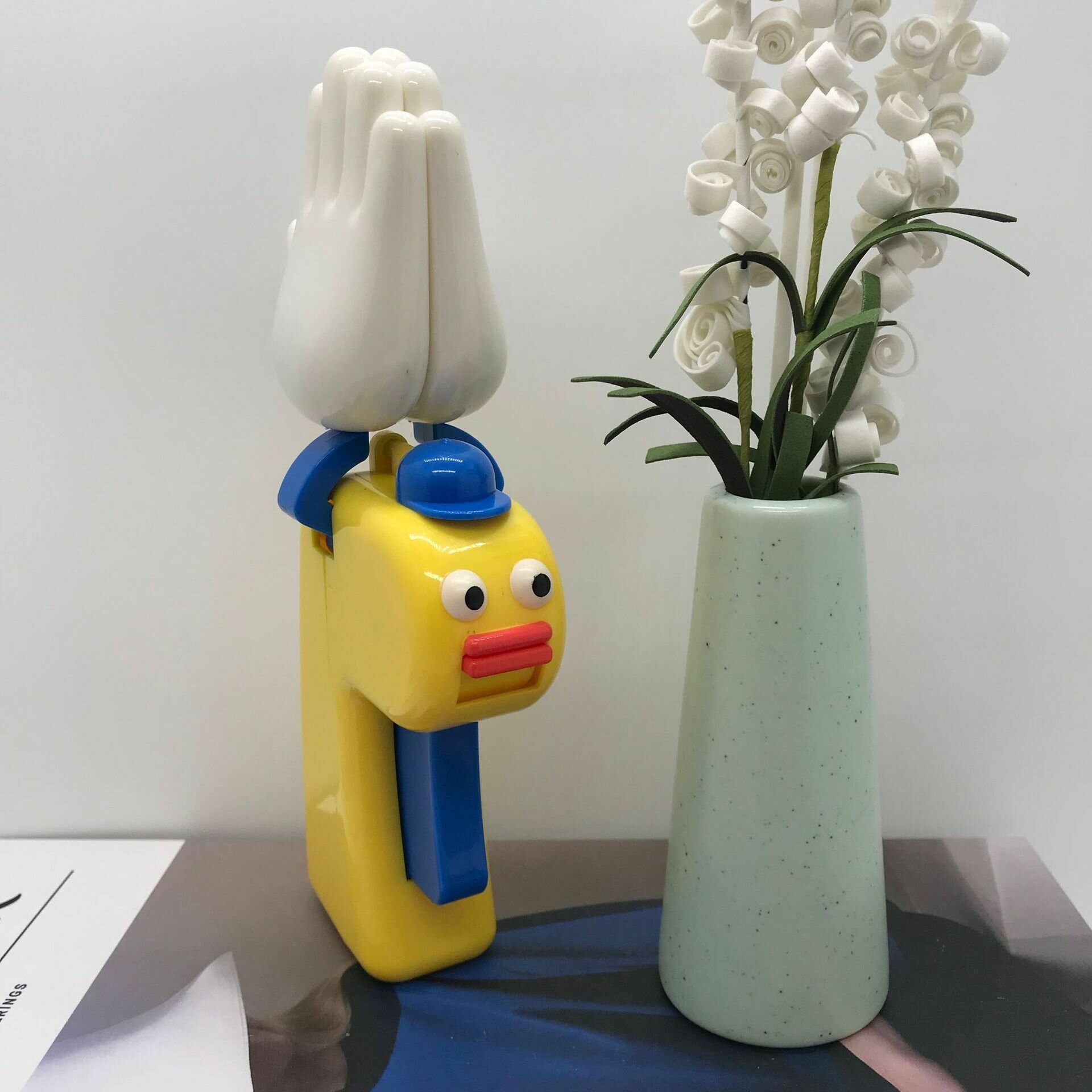 Черный сахар, забавный артефакт аплодисментов, необычная игрушка в виде сосиски, аплодисменты, забавные атмосферные аксессуары