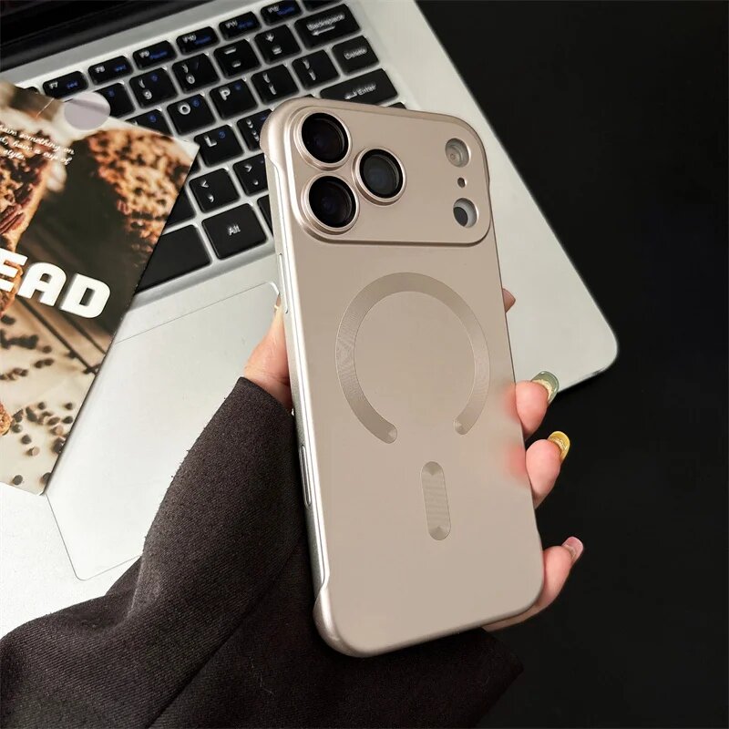 Безрамочный магнитный чехол для iPhone 17 Air 16 15 14 Plus 13 12 11 Pro Max Plus с поддержкой MagSafe, защитой камеры и жесткой задней крышкой из поликарбоната