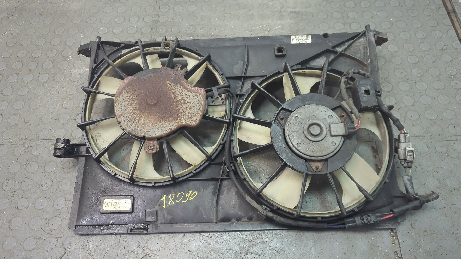 Вентилятор радиатора Pontiac Vibe 2 Б/У