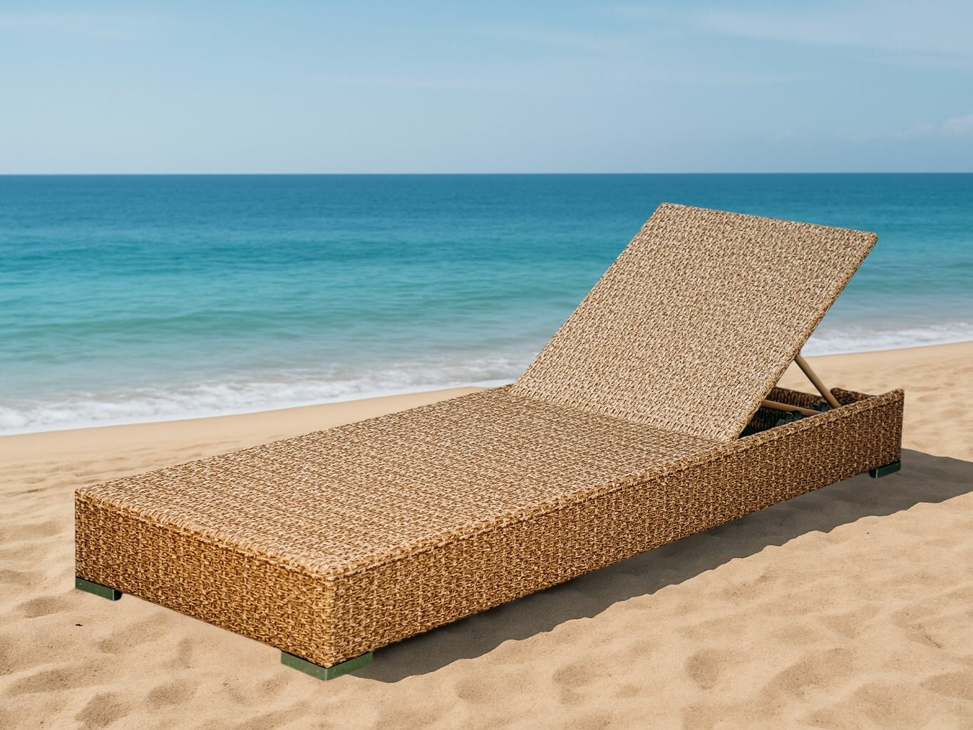 Шезлонг-лежак плетеный Mantera, цвет бежевый люкс, искусственный ротанг, ReeHouse